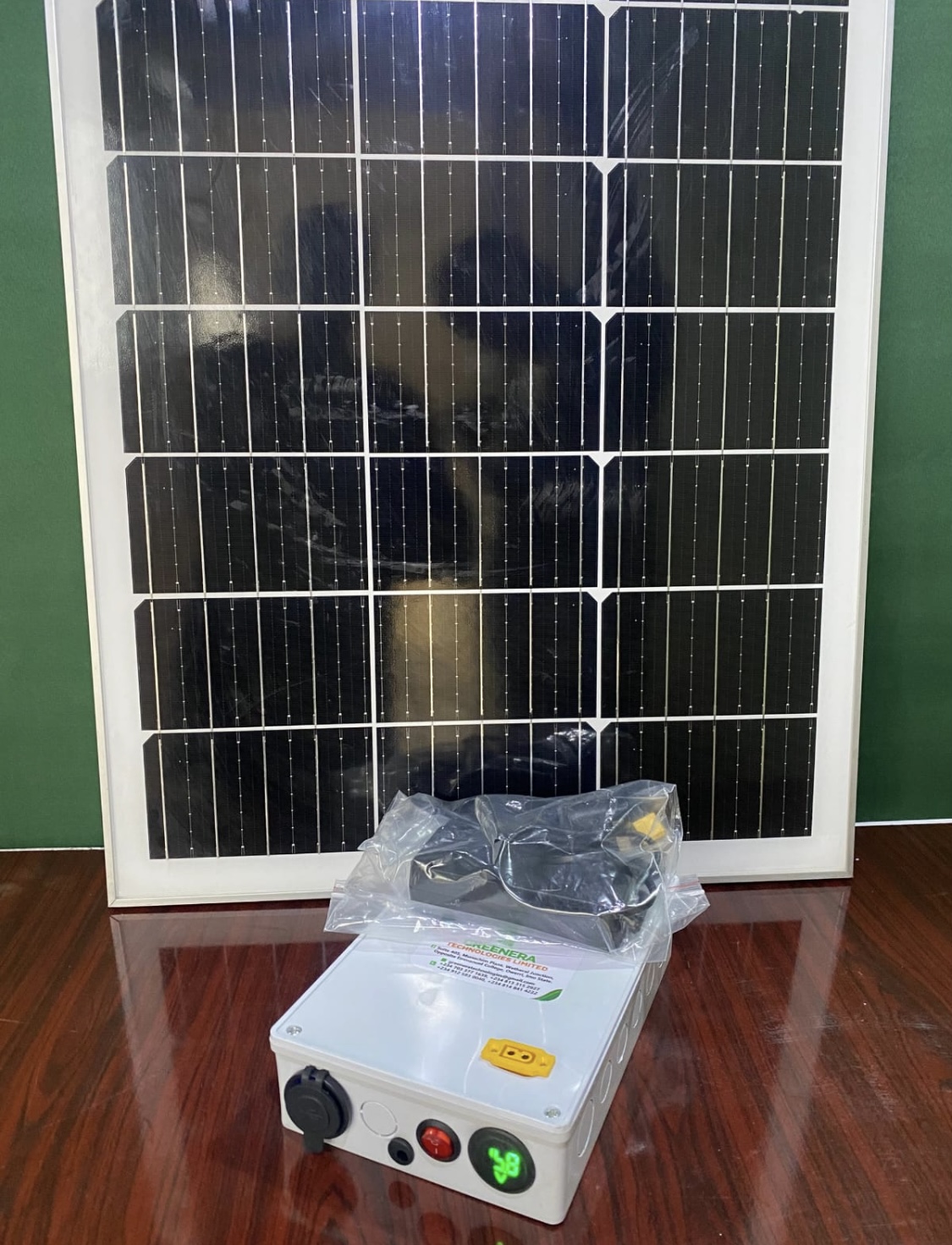 500wh Solar Generator – SolarMarket Hub – All things Solar.